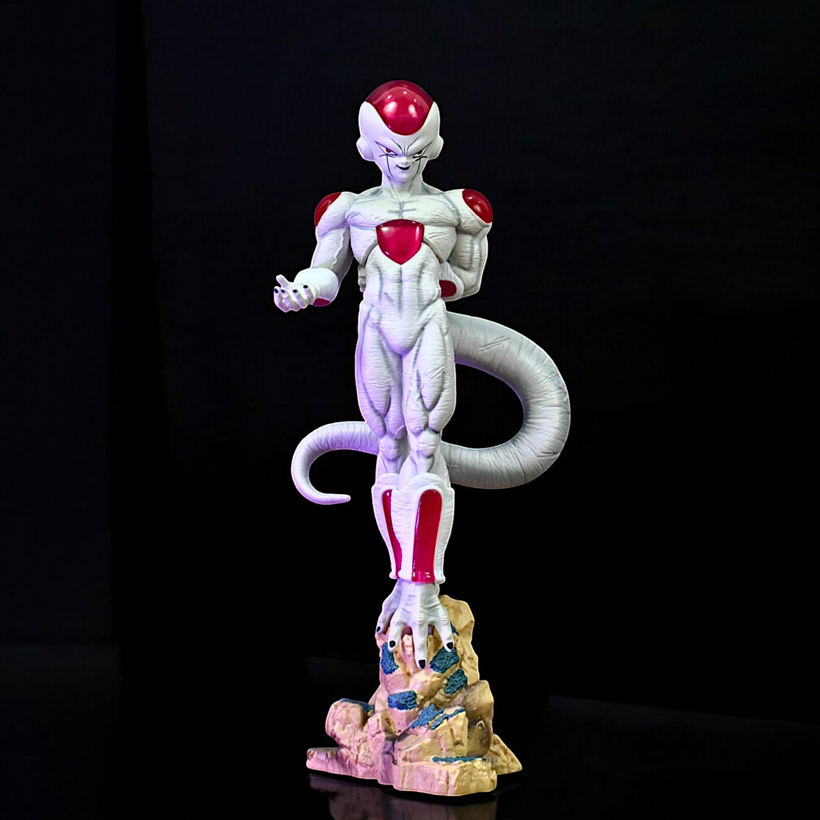 THE ULTIMATE FORM OF FRIEZA ICONIC ACTION FIGURE (25 CM HEIGHT) - DRAG ...