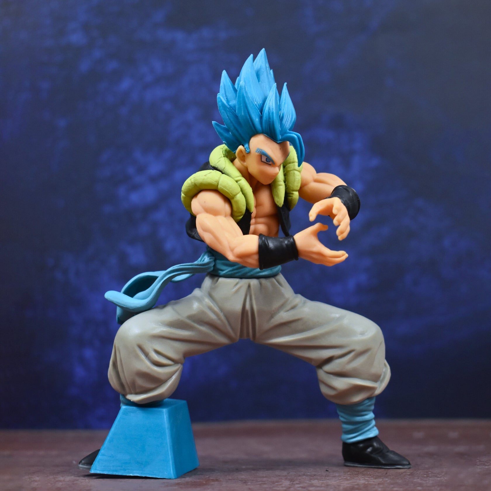 GOGETA SSJ BLUE ACTION FIGURE WITH STAND (15 CM HEIGHT) – Masi Originals