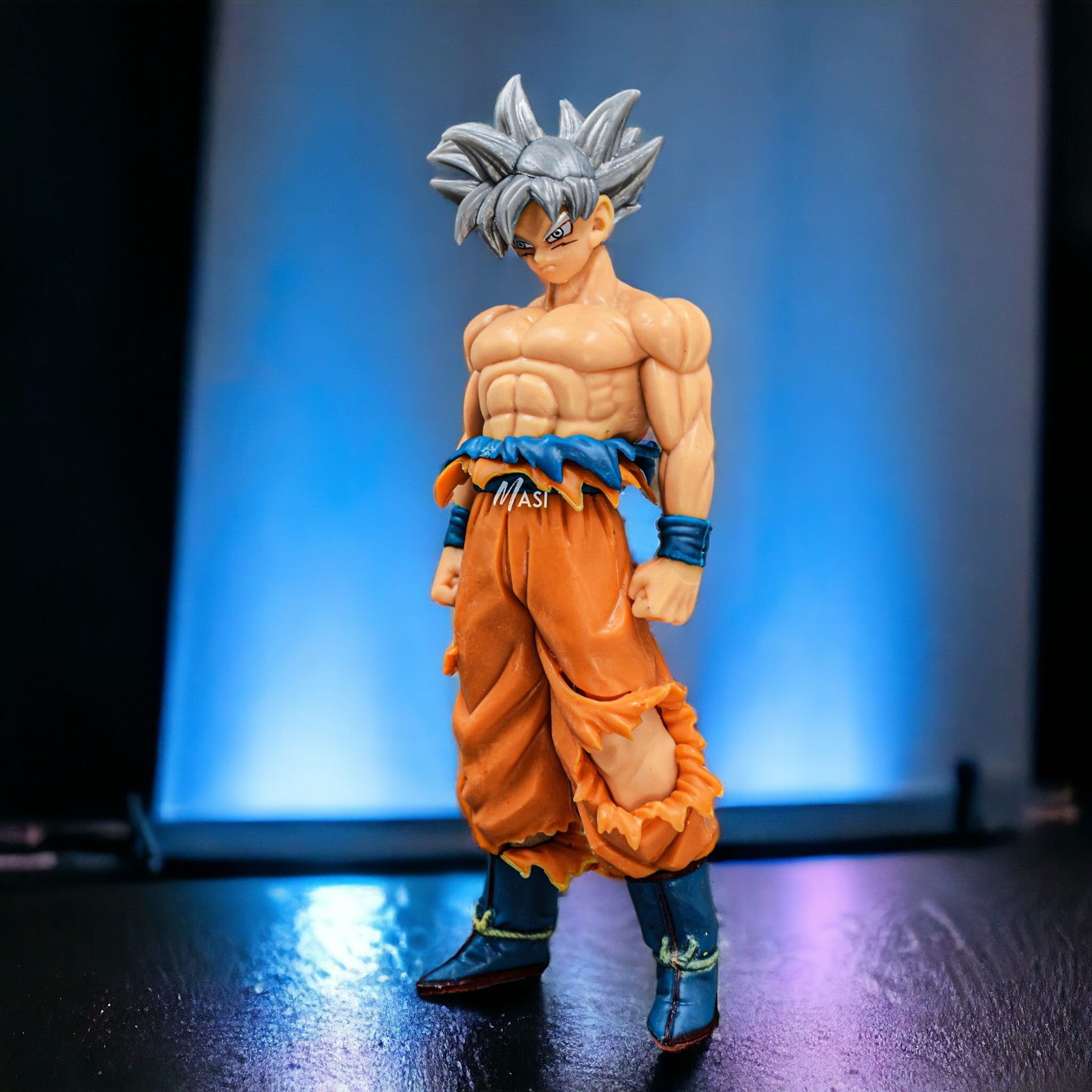 GOKU ULTRA INSTINCT SELF STANDING ACTION FIGURE (18 CM HEIGHT) - DRAGO ...